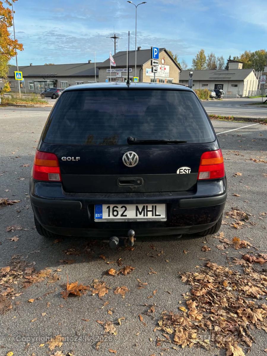 Blue Volkswagen Golf 1998 in Viljandi, with an engine capacity of 1.40 L and mileage of 225 thousand km for 950 €, photo 4 on AUTOMOTO.COM.LV