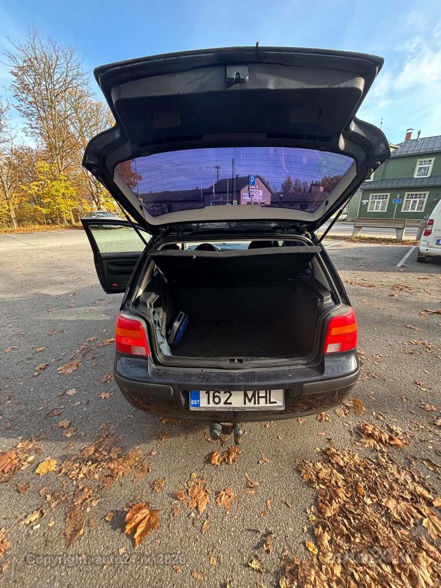 Blue Volkswagen Golf 1998 in Viljandi, with an engine capacity of 1.40 L and mileage of 225 thousand km for 950 €, photo 9 on AUTOMOTO.COM.LV
