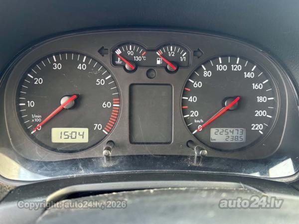 Blue Volkswagen Golf 1998 in Viljandi, with an engine capacity of 1.40 L and mileage of 225 thousand km for 950 €, photo 10 on AUTOMOTO.COM.LV