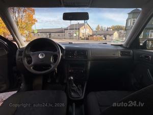 Blue Volkswagen Golf 1998 in Viljandi, with an engine capacity of 1.40 L and mileage of 225 thousand km for 950 €, photo 15 on AUTOMOTO.COM.LV