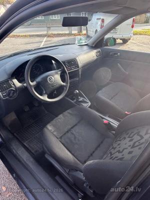 Blue Volkswagen Golf 1998 in Viljandi, with an engine capacity of 1.40 L and mileage of 225 thousand km for 950 €, photo 17 on AUTOMOTO.COM.LV