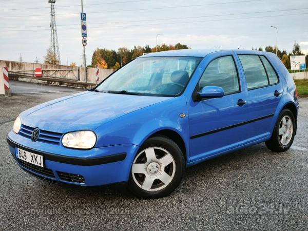 Blue Volkswagen Golf 1998 in Tartu, with an engine capacity of 1.60 L and mileage of 360 thousand km for 799 €, photo 1 on AUTOMOTO.COM.LV