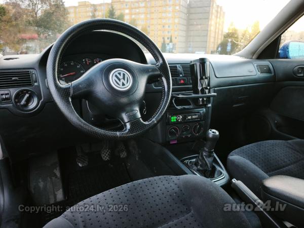 Blue Volkswagen Golf 1998 in Tartu, with an engine capacity of 1.60 L and mileage of 360 thousand km for 799 €, photo 10 on AUTOMOTO.COM.LV