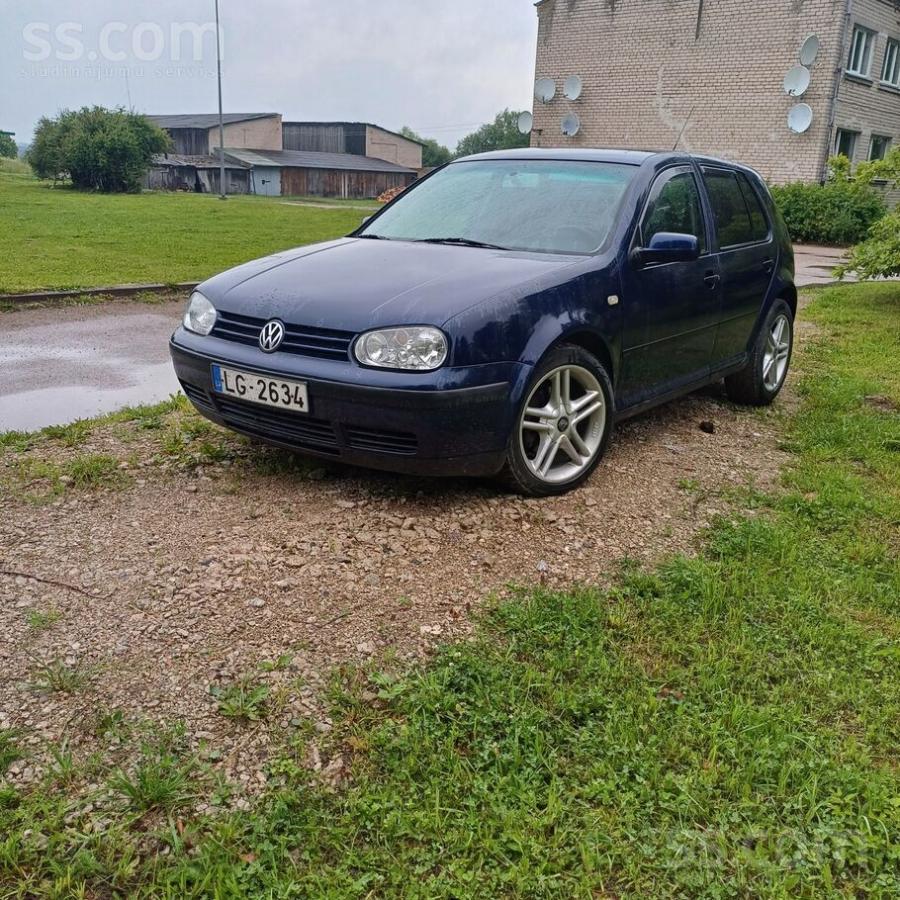 Zils Volkswagen Golf 1999 Daugavpils, ar dzinēja tilpumu 1.90 L un nobraukumu 380 tūkst. km par 1950 €, foto 1 vietnē AUTOMOTO.COM.LV