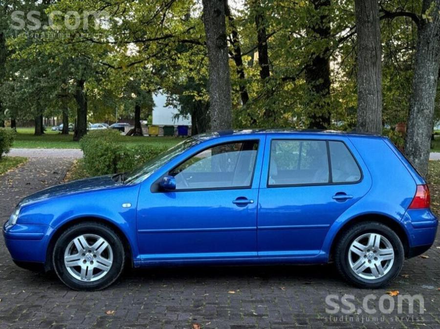 Blue Volkswagen Golf 1999 in Riga, with an engine capacity of 1.40 L and mileage of 306 thousand km for 1550 €, photo 6 on AUTOMOTO.COM.LV