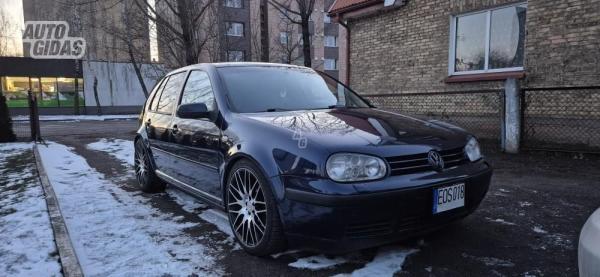 Zils Volkswagen Golf 1999 Šauļi, ar dzinēja tilpumu 1.80 L un nobraukumu 300 tūkst. km par 1500 €, foto 1 vietnē AUTOMOTO.COM.LV