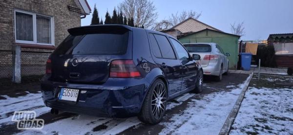 Zils Volkswagen Golf 1999 Šauļi, ar dzinēja tilpumu 1.80 L un nobraukumu 300 tūkst. km par 1500 €, foto 6 vietnē AUTOMOTO.COM.LV