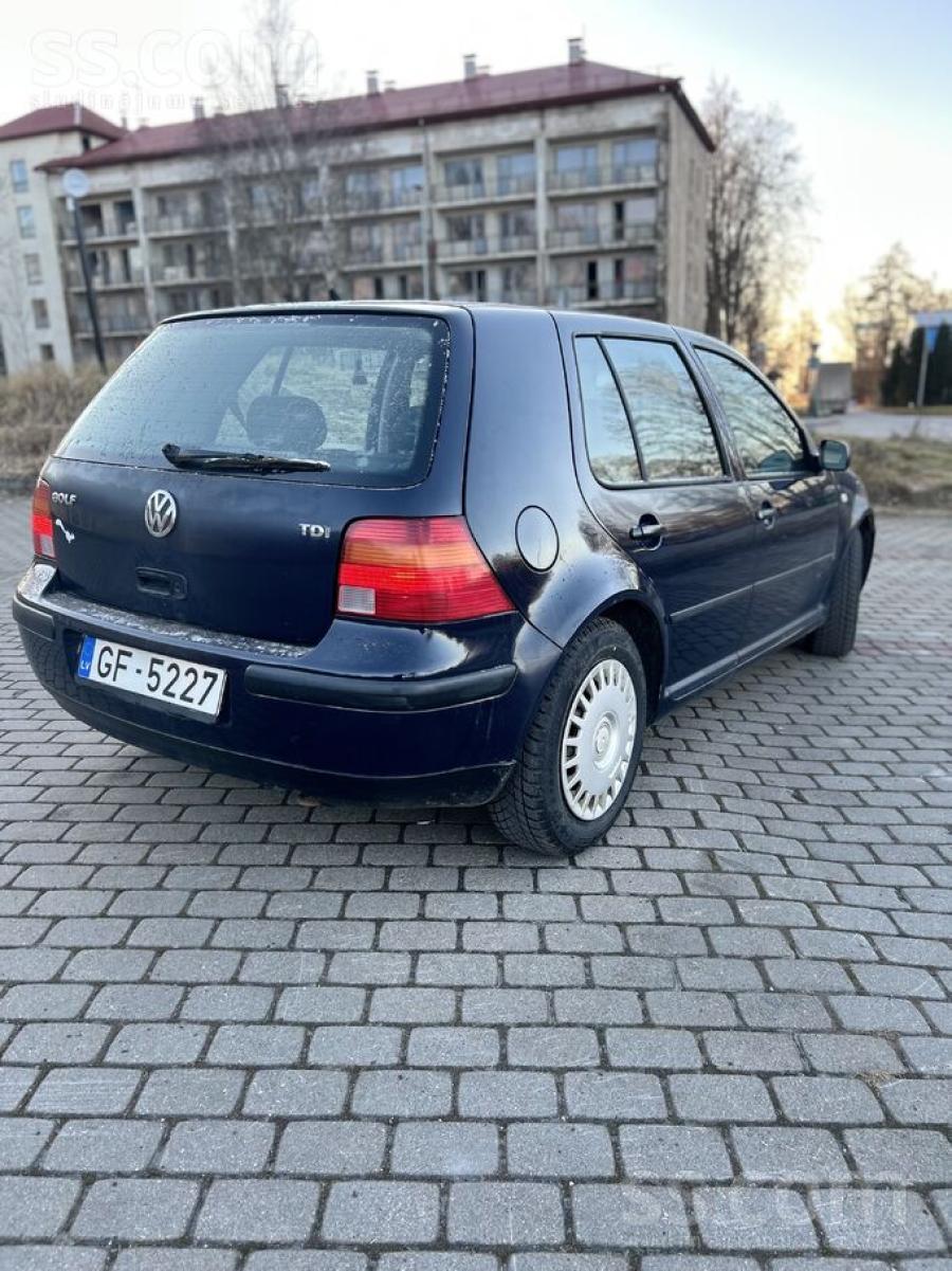 Blue Volkswagen Golf 1999 in Cesis, with an engine capacity of 1.90 L and mileage of 313 thousand km for 1655 €, photo 3 on AUTOMOTO.COM.LV