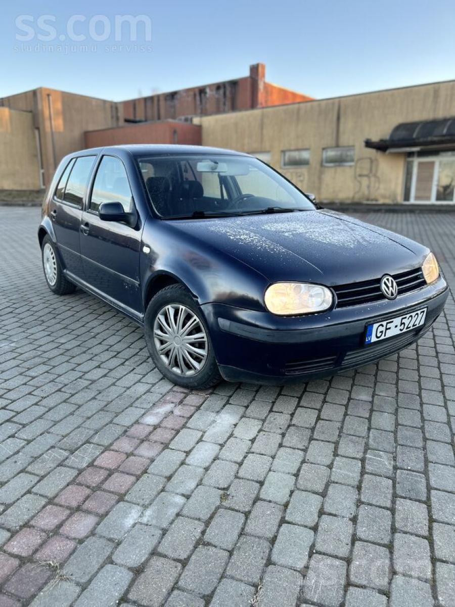 Blue Volkswagen Golf 1999 in Cesis, with an engine capacity of 1.90 L and mileage of 313 thousand km for 1655 €, photo 4 on AUTOMOTO.COM.LV