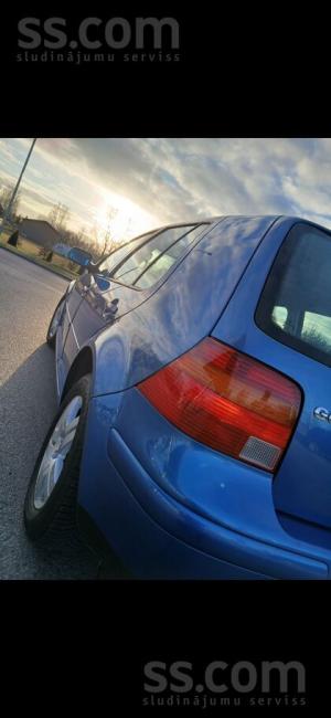 Blue Volkswagen Golf 1999 in Riga, with an engine capacity of 1.40 L and mileage of 307 thousand km for 1500 €, photo 4 on AUTOMOTO.COM.LV