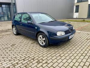 Zils Volkswagen Golf 1999 Viļņa, ar dzinēja tilpumu 1.90 L un nobraukumu 343 tūkst. km par 1300 €, foto  vietnē AUTOMOTO.COM.LV