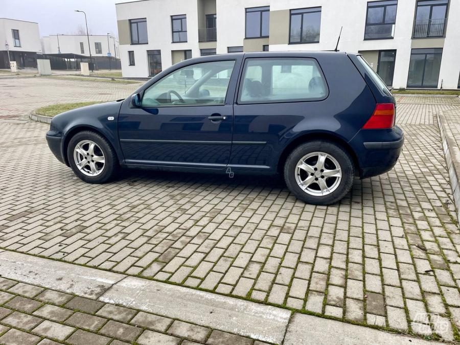 Blue Volkswagen Golf 1999 in Vilnius, with an engine capacity of 1.90 L and mileage of 343 thousand km for 1300 €, photo 4 on AUTOMOTO.COM.LV