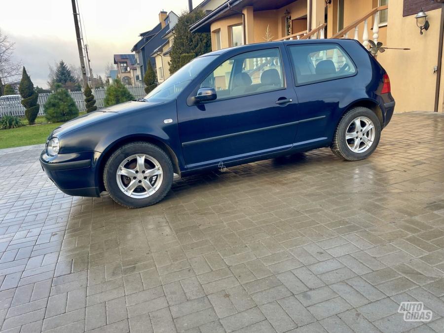 Zils Volkswagen Golf 1999 Viļņa, ar dzinēja tilpumu 1.90 L un nobraukumu 343 tūkst. km par 1300 €, foto 6 vietnē AUTOMOTO.COM.LV
