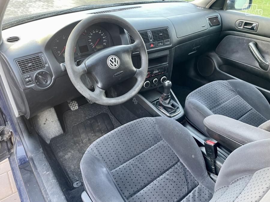 Zils Volkswagen Golf 1999 Viļņa, ar dzinēja tilpumu 1.90 L un nobraukumu 343 tūkst. km par 1300 €, foto 11 vietnē AUTOMOTO.COM.LV