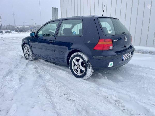 Zils Volkswagen Golf 1999 Viļņa, ar dzinēja tilpumu 1.90 L un nobraukumu 343 tūkst. km par 1300 €, foto 2 vietnē AUTOMOTO.COM.LV