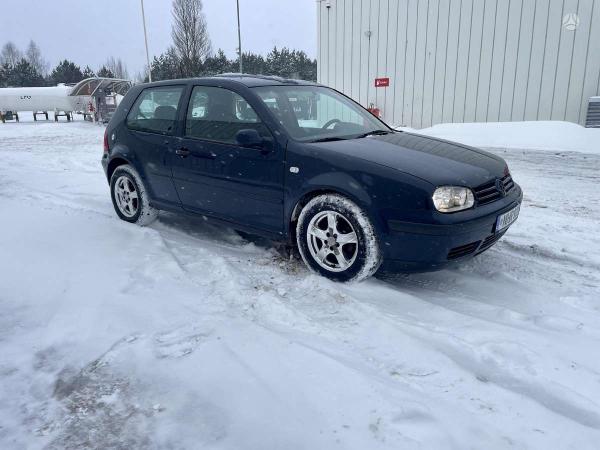 Zils Volkswagen Golf 1999 Viļņa, ar dzinēja tilpumu 1.90 L un nobraukumu 343 tūkst. km par 1300 €, foto 4 vietnē AUTOMOTO.COM.LV