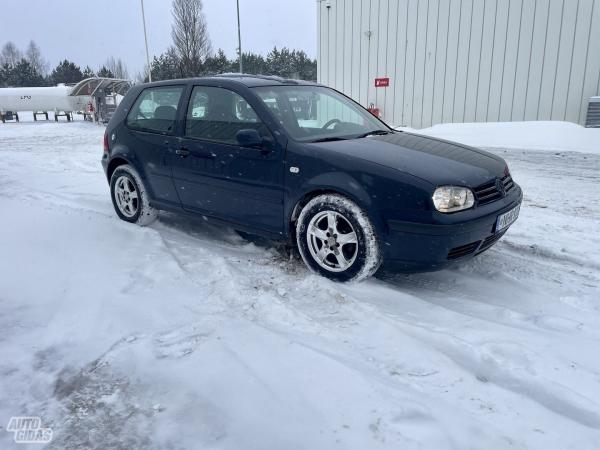 Zils Volkswagen Golf 1999 Viļņa, ar dzinēja tilpumu 1.90 L un nobraukumu 343 tūkst. km par 1300 €, foto 4 vietnē AUTOMOTO.COM.LV