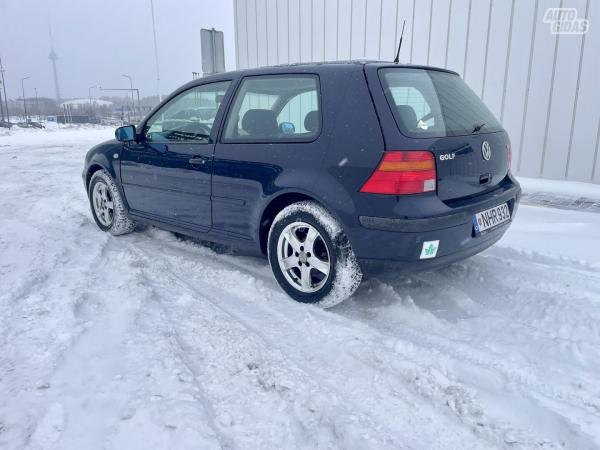 Zils Volkswagen Golf 1999 Viļņa, ar dzinēja tilpumu 1.90 L un nobraukumu 343 tūkst. km par 1050 €, foto 2 vietnē AUTOMOTO.COM.LV