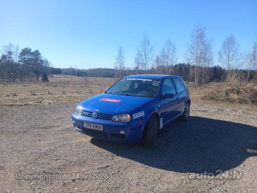 Zils Volkswagen Golf 1999 Tallina, ar dzinēja tilpumu 1.60 L un nobraukumu 247 tūkst. km par 2299 €, foto 1 vietnē AUTOMOTO.COM.LV