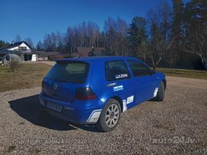 Zils Volkswagen Golf 1999 Tallina, ar dzinēja tilpumu 1.60 L un nobraukumu 247 tūkst. km par 2299 €, foto 4 vietnē AUTOMOTO.COM.LV