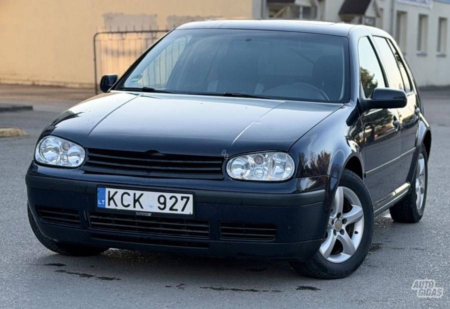 Blue Volkswagen Golf 1999 in Radviliskis, with an engine capacity of 1.60 L and mileage of 331 thousand km for 850 €, photo 5 on AUTOMOTO.COM.LV