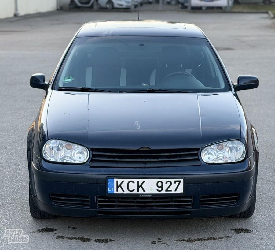 Blue Volkswagen Golf 1999 in Radviliskis, with an engine capacity of 1.60 L and mileage of 331 thousand km for 850 €, photo 8 on AUTOMOTO.COM.LV