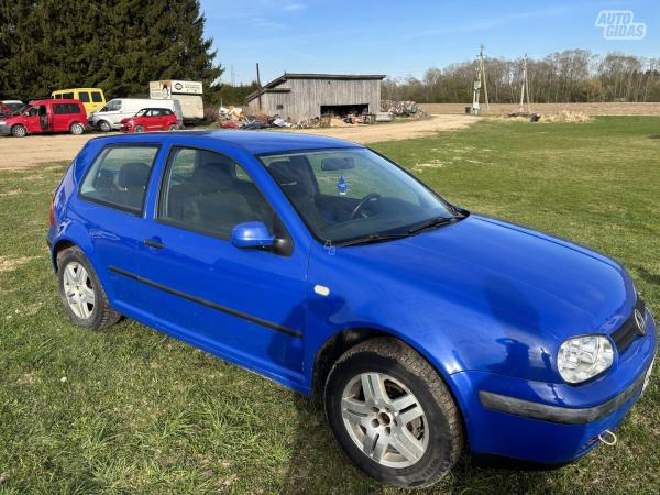 Blue Volkswagen Golf 1999 in Raseiniai, with an engine capacity of 1.40 L and mileage of 243 thousand km for 850 €, photo 4 on AUTOMOTO.COM.LV