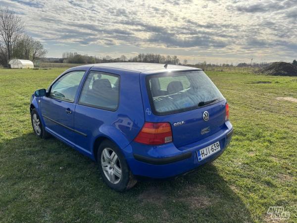 Blue Volkswagen Golf 1999 in Raseiniai, with an engine capacity of 1.40 L and mileage of 243 thousand km for 850 €, photo 6 on AUTOMOTO.COM.LV