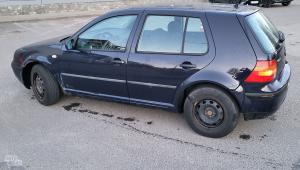Zils Volkswagen Golf 1999 Viļņa, ar dzinēja tilpumu 1.90 L un nobraukumu 367 tūkst. km par 500 €, foto 12 vietnē AUTOMOTO.COM.LV