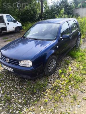 Blue Volkswagen Golf 1999 in Ogre, with an engine capacity of 1.60 L and mileage of 256 thousand km for 400 €, photo 3 on AUTOMOTO.COM.LV