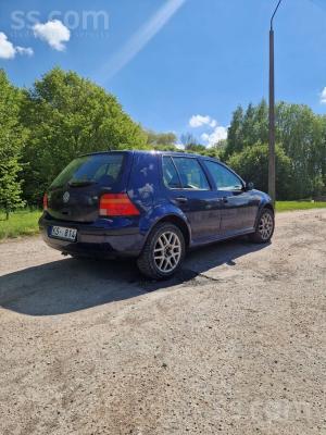 Zils Volkswagen Golf 1999 Talsi, ar dzinēja tilpumu 1.60 L un nobraukumu 309 tūkst. km par 1150 €, foto 4 vietnē AUTOMOTO.COM.LV