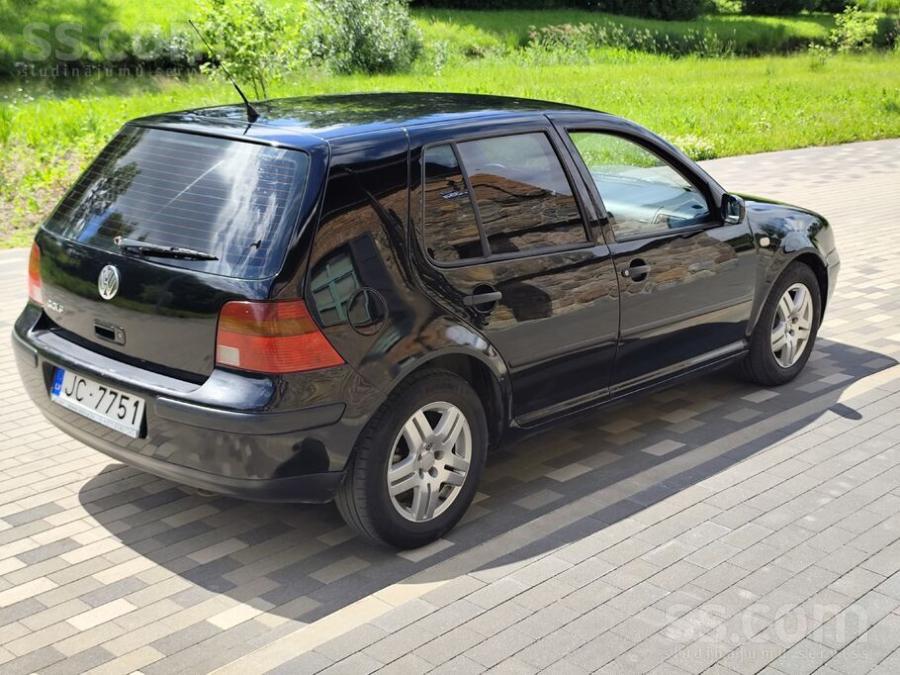 Zils Volkswagen Golf 1999 Rēzekne, ar dzinēja tilpumu 1.90 L un nobraukumu 392 tūkst. km par 1250 €, foto 4 vietnē AUTOMOTO.COM.LV
