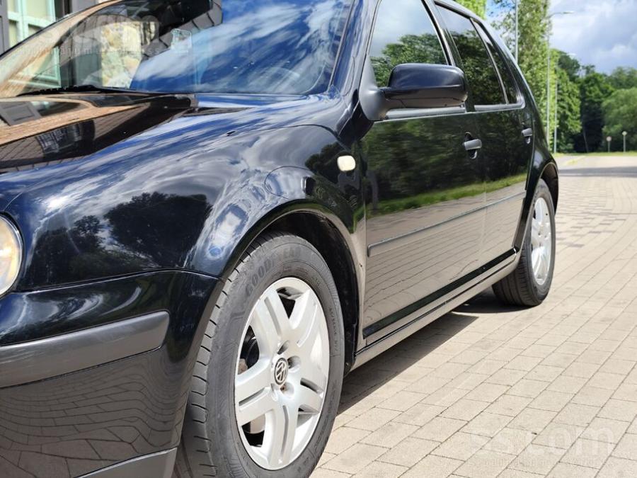 Zils Volkswagen Golf 1999 Rēzekne, ar dzinēja tilpumu 1.90 L un nobraukumu 392 tūkst. km par 1250 €, foto 9 vietnē AUTOMOTO.COM.LV