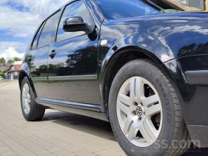 Zils Volkswagen Golf 1999 Rēzekne, ar dzinēja tilpumu 1.90 L un nobraukumu 392 tūkst. km par 1250 €, foto 12 vietnē AUTOMOTO.COM.LV