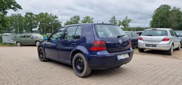 Zils Volkswagen Golf 1999 Valmiera, ar dzinēja tilpumu 2.00 L un nobraukumu 289 tūkst. km par 900 €, foto 5 vietnē AUTOMOTO.COM.LV