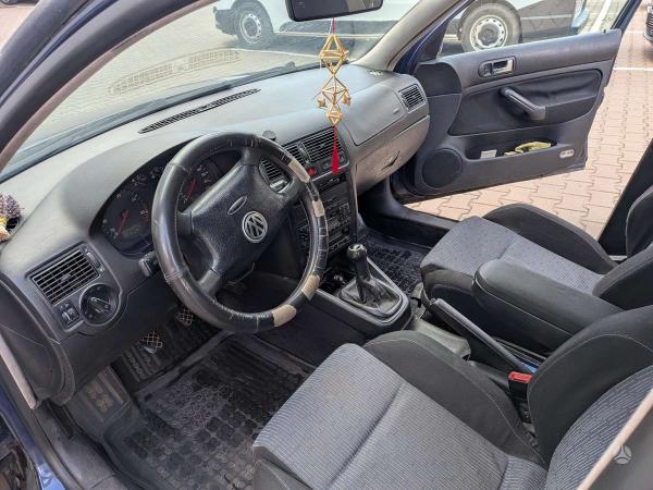 Zils Volkswagen Golf 1999 Viļņa, ar dzinēja tilpumu 1.90 L un nobraukumu 392 tūkst. km par 700 €, foto 6 vietnē AUTOMOTO.COM.LV