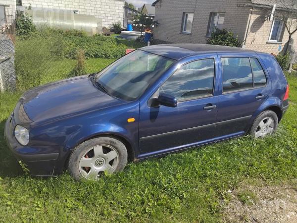Blue Volkswagen Golf 1999 in Daugavpils, with an engine capacity of 1.40 L and mileage of 320 thousand km for 450 €, photo 2 on AUTOMOTO.COM.LV
