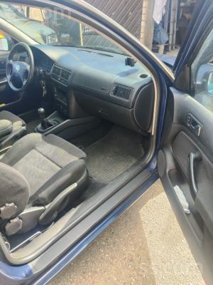 Zils Volkswagen Golf 1999 Jelgava, ar dzinēja tilpumu 1.90 L un nobraukumu 257 tūkst. km par 2000 €, foto 3 vietnē AUTOMOTO.COM.LV