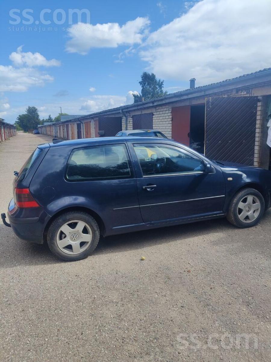 Zils Volkswagen Golf 1999 Jelgava, ar dzinēja tilpumu 1.90 L un nobraukumu 257 tūkst. km par 2000 €, foto 9 vietnē AUTOMOTO.COM.LV