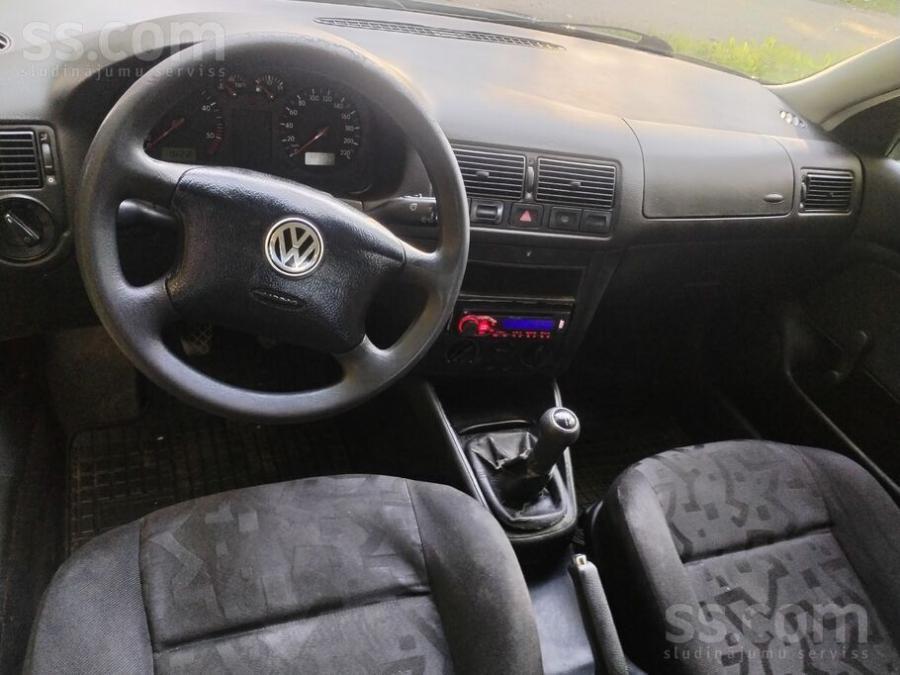 Blue Volkswagen Golf 1999 in Aluksne, with an engine capacity of 1.90 L and mileage of 324 thousand km for 1000 €, photo 8 on AUTOMOTO.COM.LV