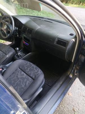Blue Volkswagen Golf 1999 in Aluksne, with an engine capacity of 1.90 L and mileage of 324 thousand km for 1000 €, photo 9 on AUTOMOTO.COM.LV