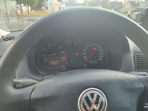 Zils Volkswagen Golf 1999 Viļņa, ar dzinēja tilpumu 1.80 L un nobraukumu 160 tūkst. km par 1000 €, foto 10 vietnē AUTOMOTO.COM.LV