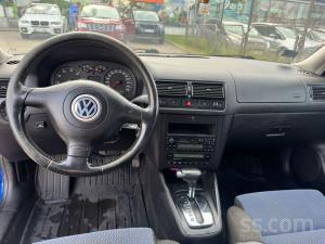 Blue Volkswagen Golf 2000 in Riga, with an engine capacity of 2.00 L and mileage of 207 thousand km for 1895 €, photo 10 on AUTOMOTO.COM.LV