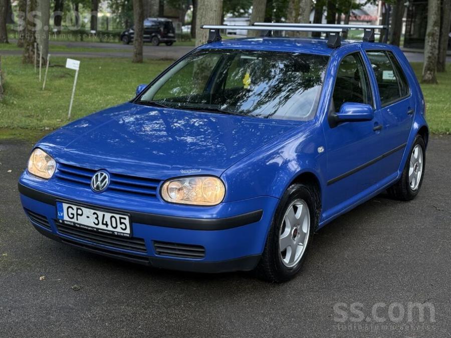 Blue Volkswagen Golf 2000 in Jelgava, with an engine capacity of 1.60 L and mileage of 295 thousand km for 1380 €, photo 1 on AUTOMOTO.COM.LV
