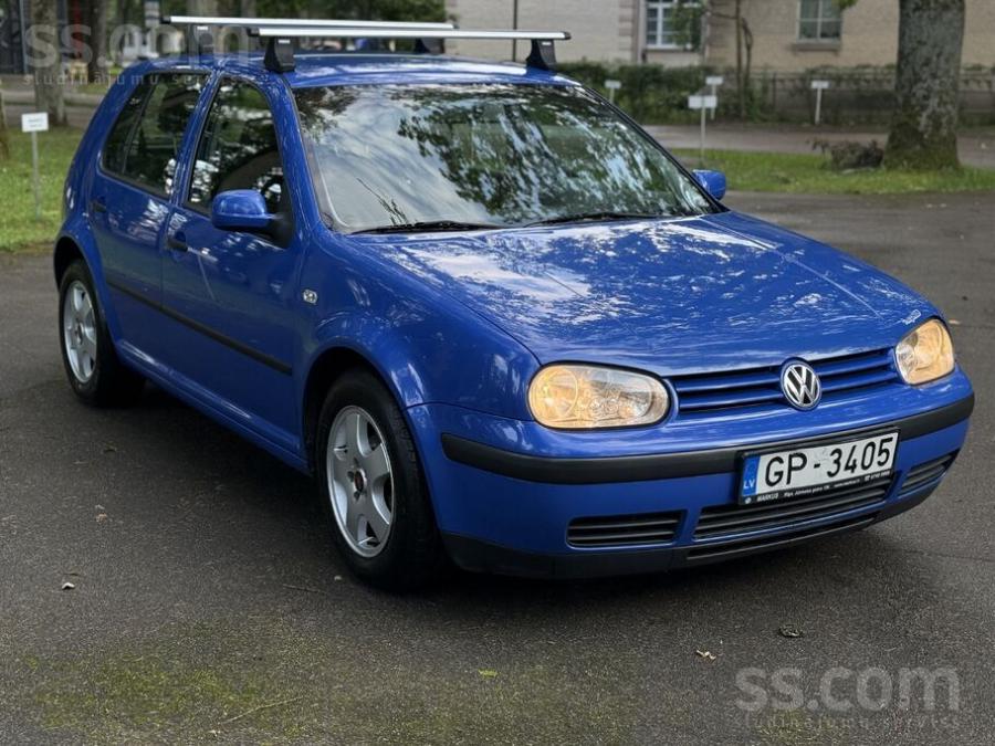 Blue Volkswagen Golf 2000 in Jelgava, with an engine capacity of 1.60 L and mileage of 295 thousand km for 1380 €, photo 2 on AUTOMOTO.COM.LV