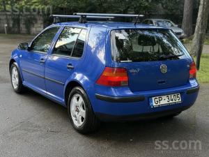 Blue Volkswagen Golf 2000 in Jelgava, with an engine capacity of 1.60 L and mileage of 295 thousand km for 1380 €, photo 4 on AUTOMOTO.COM.LV