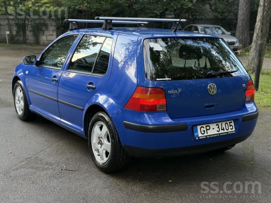 Blue Volkswagen Golf 2000 in Jelgava, with an engine capacity of 1.60 L and mileage of 295 thousand km for 1380 €, photo 4 on AUTOMOTO.COM.LV
