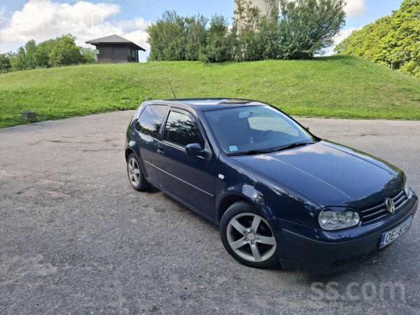 Blue Volkswagen Golf 2000 in Talsi, with an engine capacity of 1.40 L and mileage of 268 thousand km for 550 €, photo 3 on AUTOMOTO.COM.LV