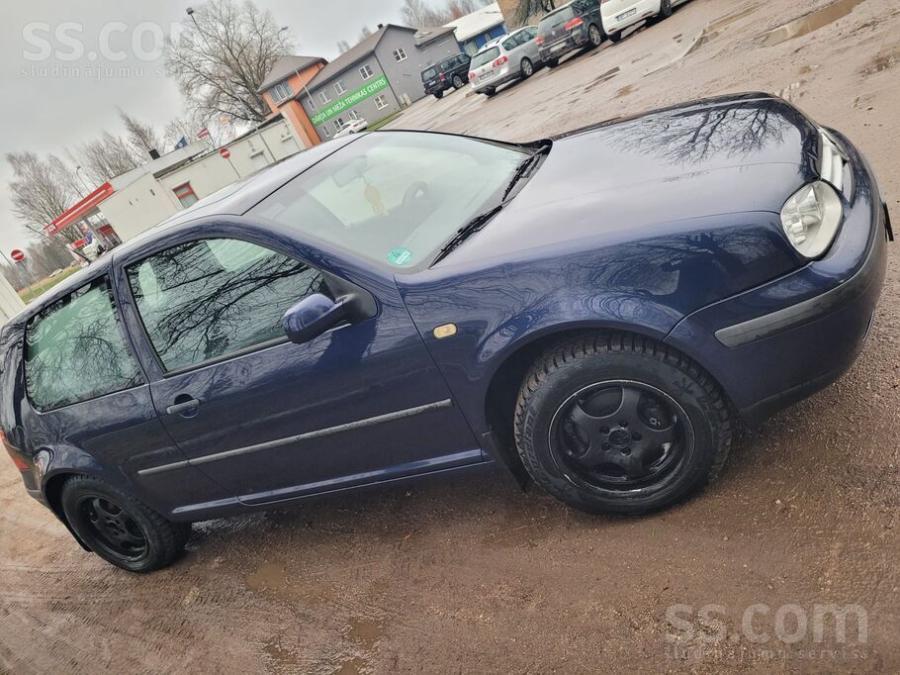 Blue Volkswagen Golf 2000 in Kuldiga, with an engine capacity of 1.60 L and mileage of 222 thousand km for 1000 €, photo 2 on AUTOMOTO.COM.LV