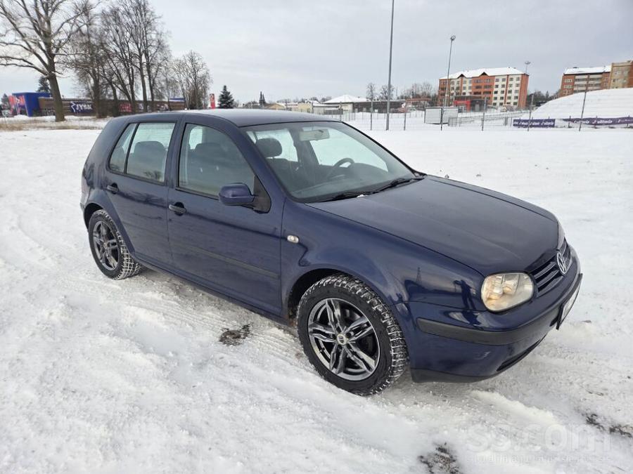 Синий Фольксваген Гольф 2000 в Валмиера, объемом двигателя 1.90 л и пробегом 387 тыс. км за 990 €, фото 2 на AUTOMOTO.COM.LV